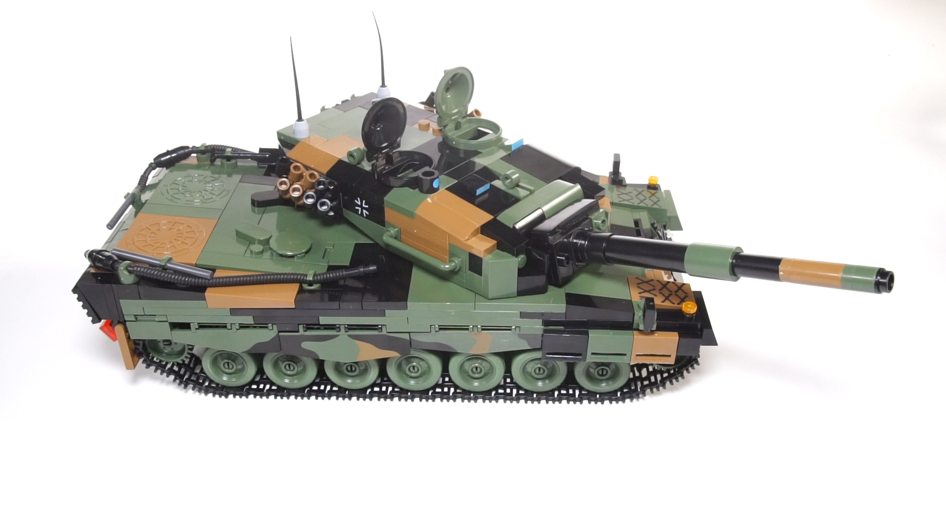 Cobi 2618 Leopard 2 A4 - Speed Build Review - BrickMeet DE